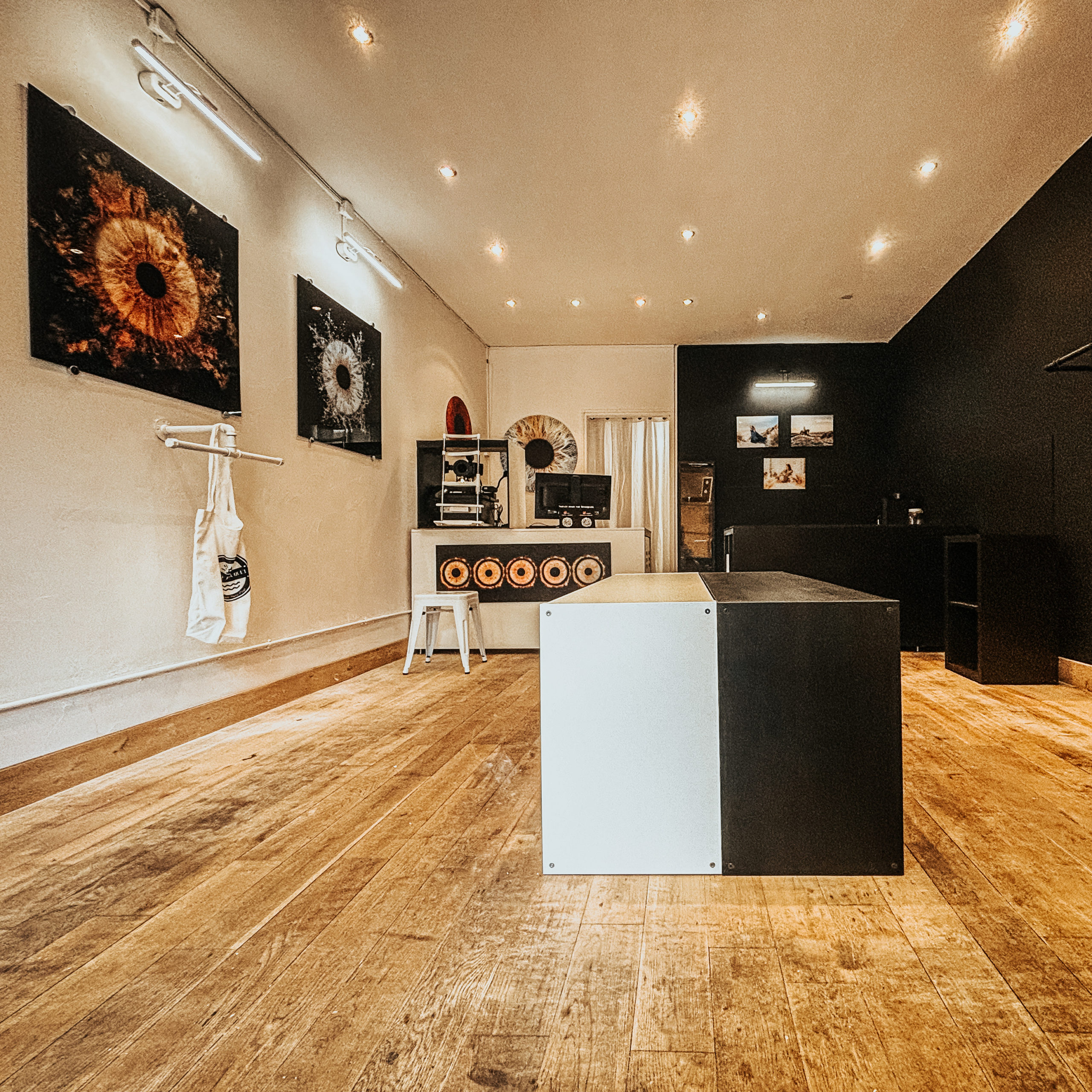 Boutique photos Iris en plein cœur du Touquet - Natacha - Studio Photo ...